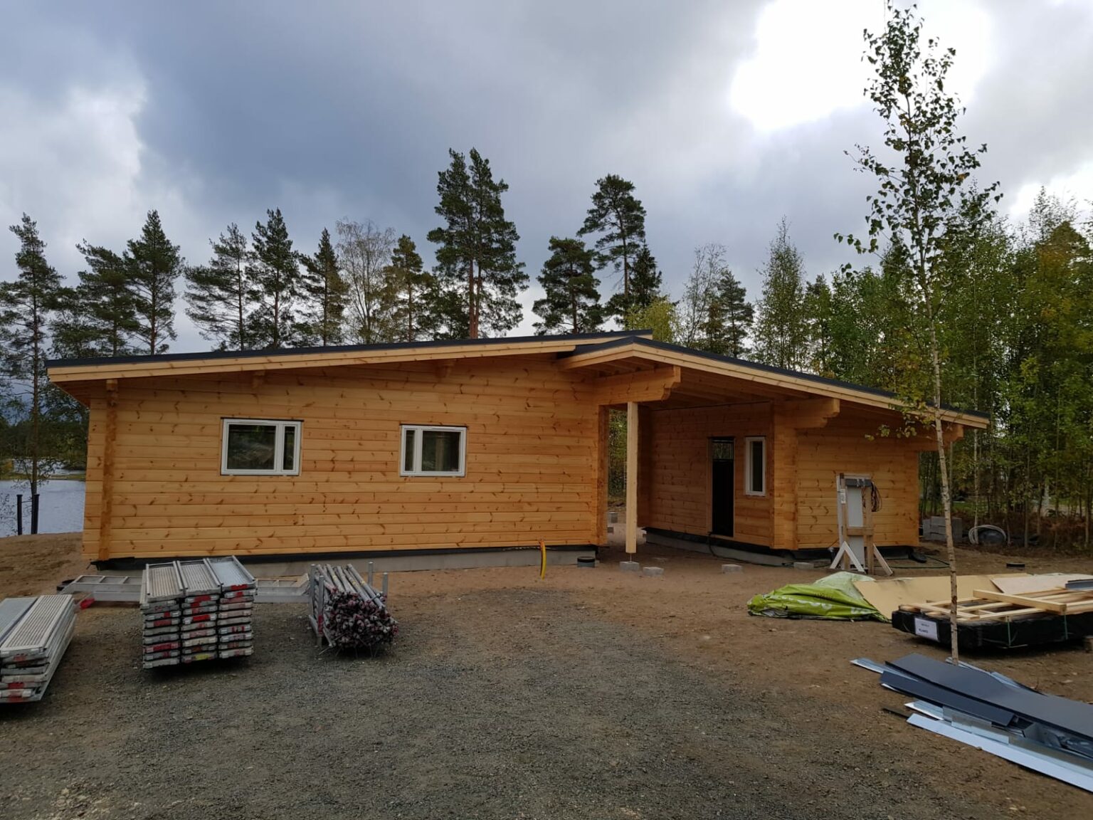 Saari 80 - Hirsi ja Rakennus Siklander Oy