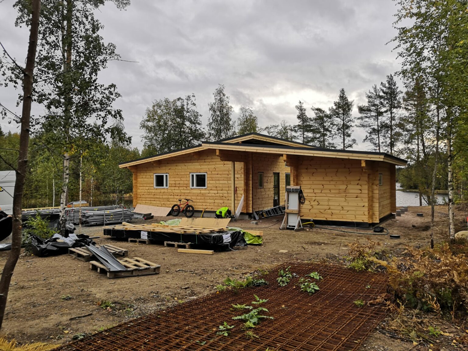 Saari 80 - Hirsi ja Rakennus Siklander Oy