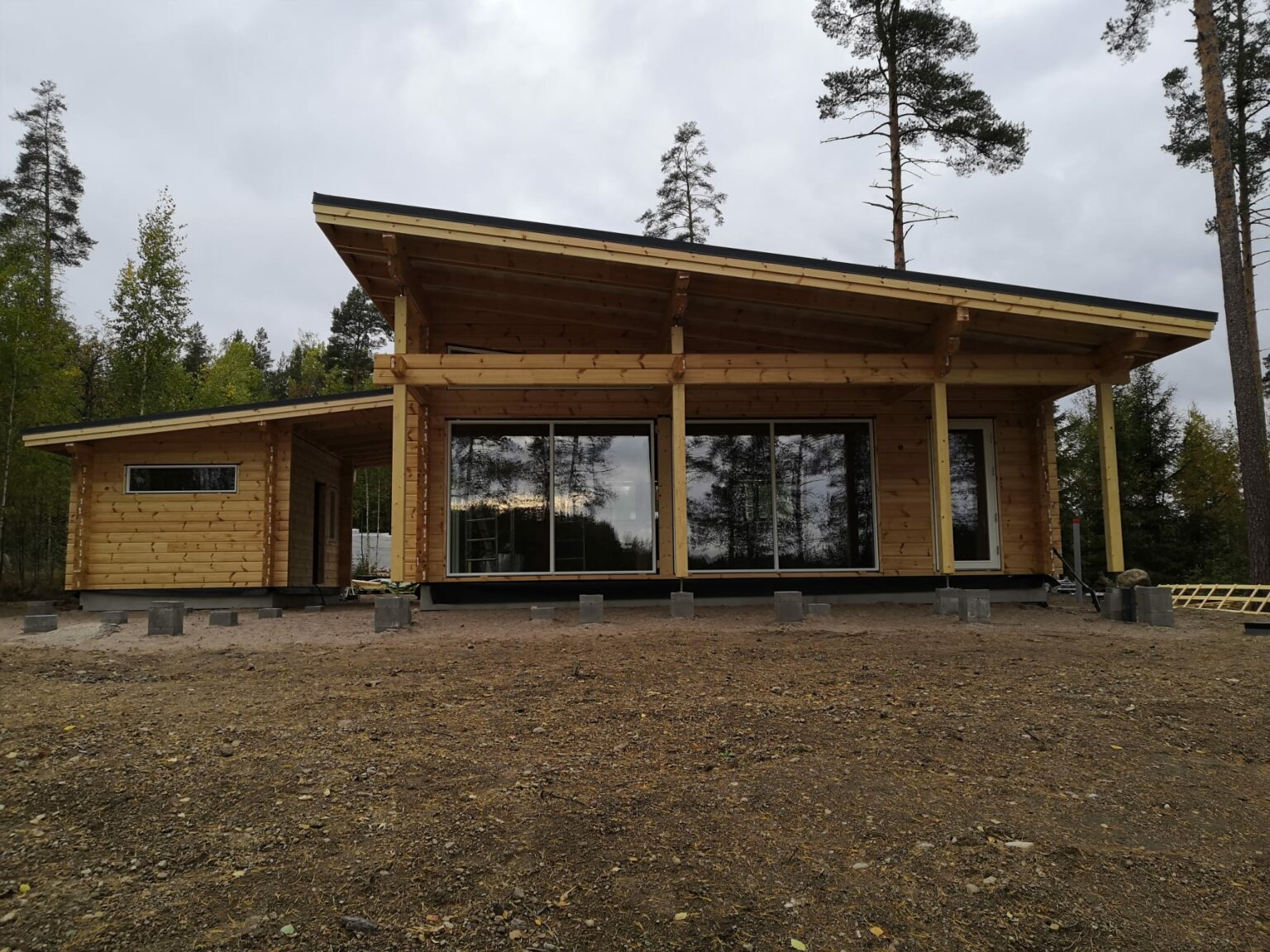 Saari 80 - Hirsi ja Rakennus Siklander Oy